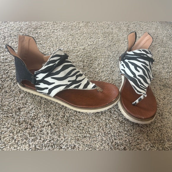 Shoes | Zebra Striped Summer Sandals | Poshmark